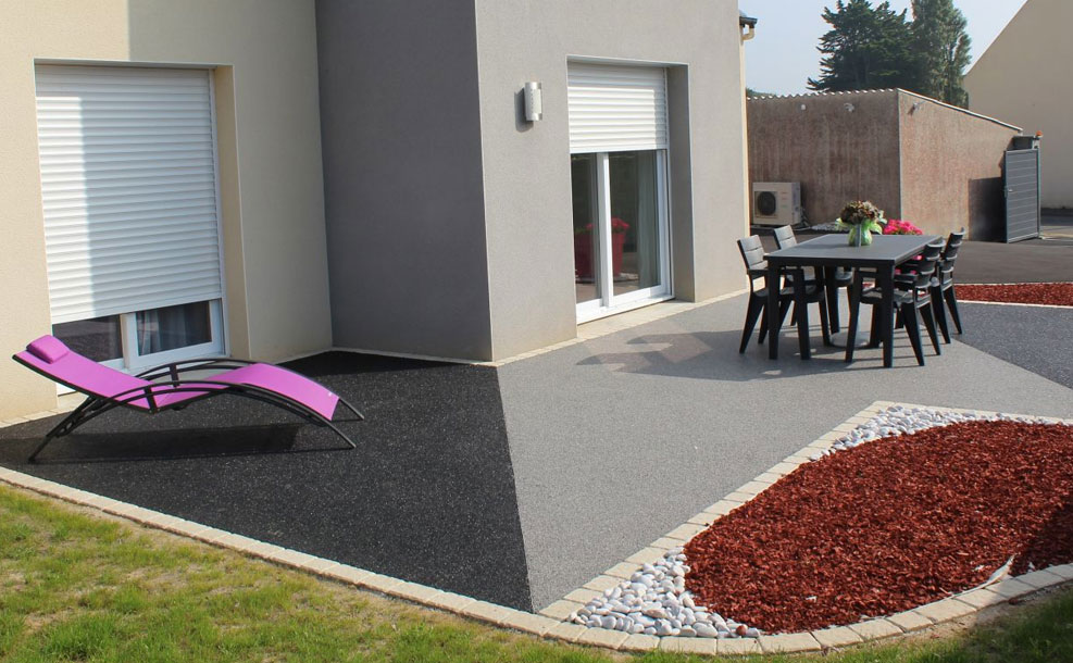 Terrasse En Resine Polychrome Moquette De Pierre